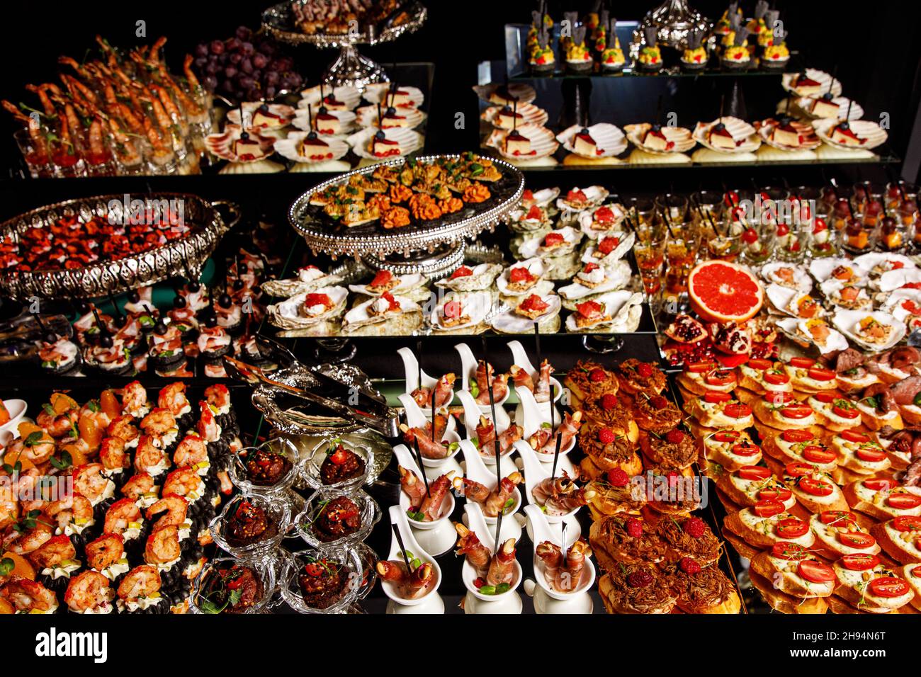 Waitress serving canapes hi-res stock photography and images - Alamy