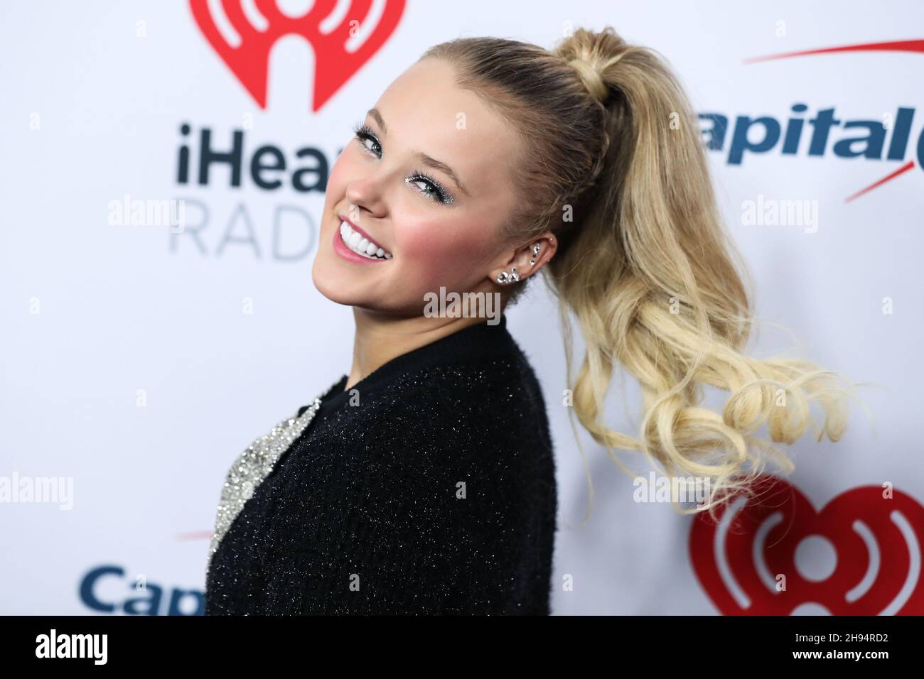INGLEWOOD, LOS ANGELES, CALIFORNIA, USA - DECEMBER 03: JoJo Siwa ...
