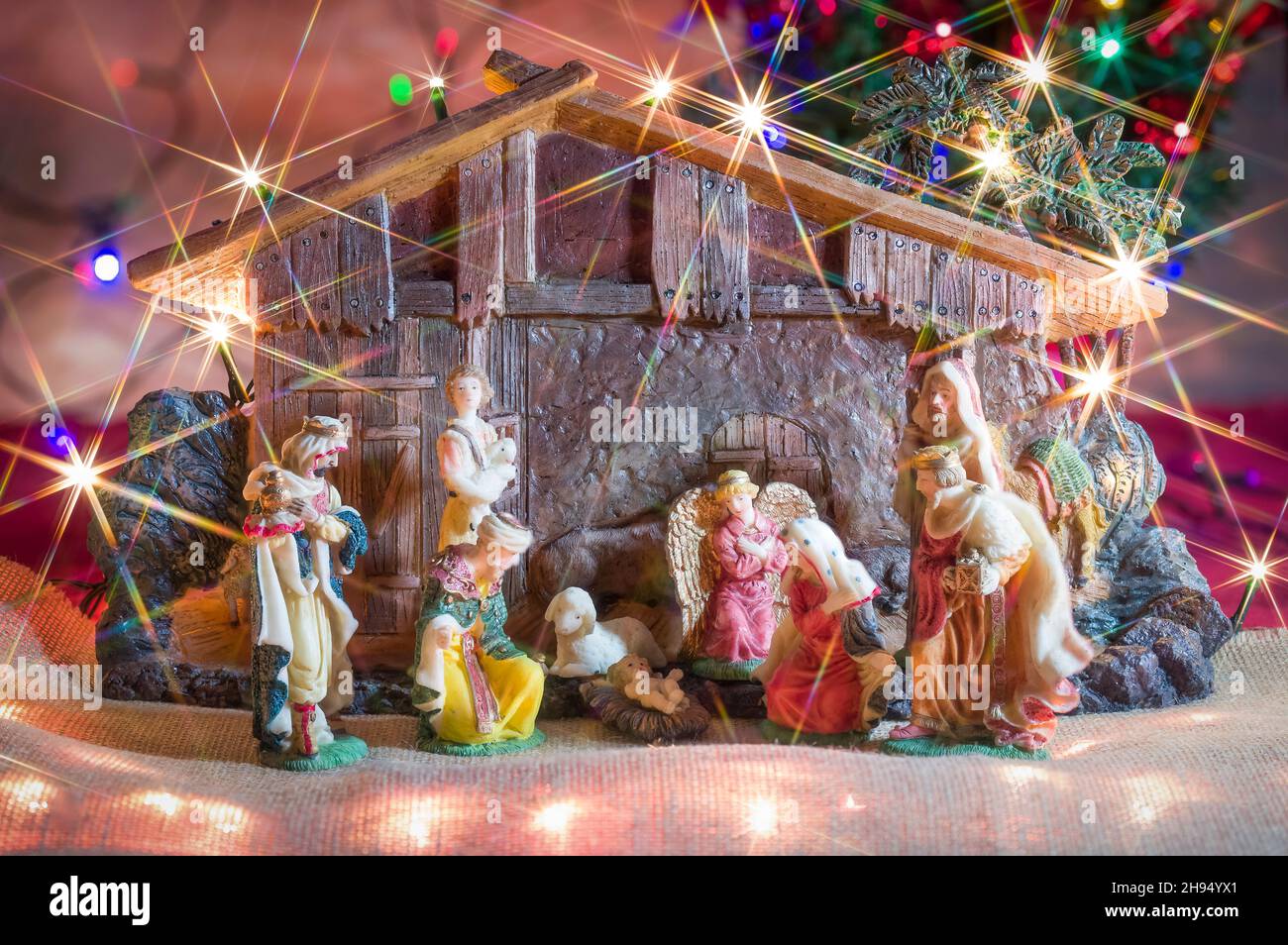 Christmas nativity scene. Hut with baby Jesus in the manger, with Mary ...