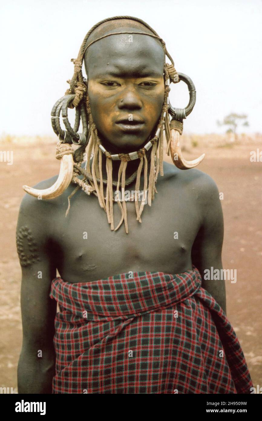 Mursi hi-res stock photography and images - Alamy