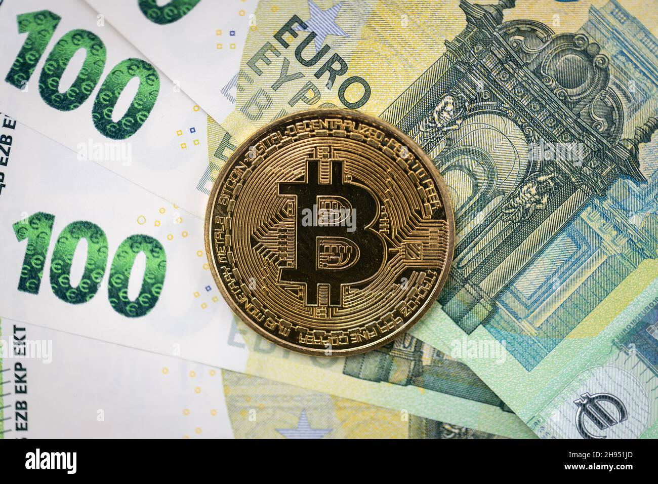 Euro bitcoin exchange hi-res stock photography and images - Alamy