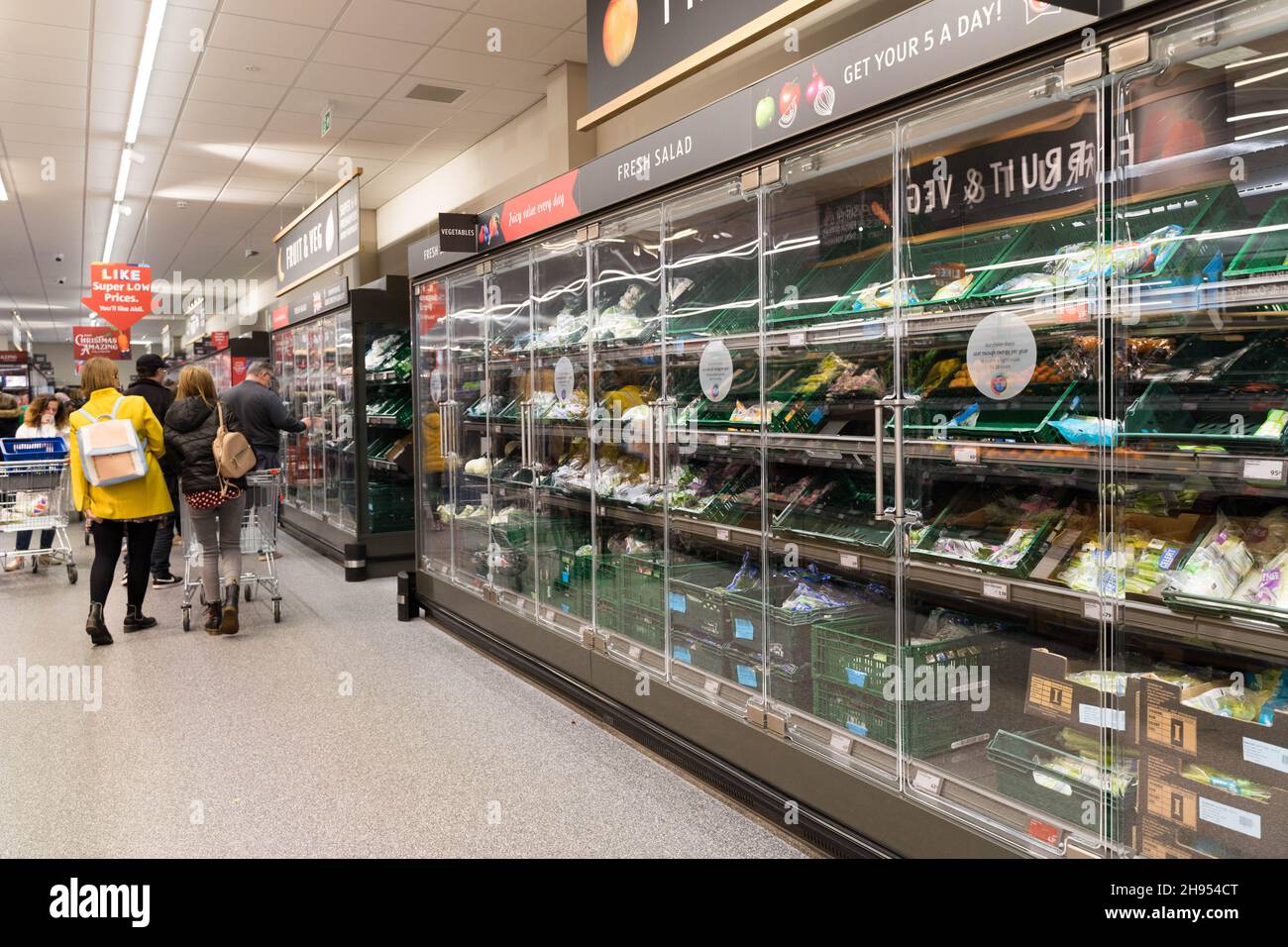 Orpington, London, UK 04 December 2021: Aldi opened its newest store at ...