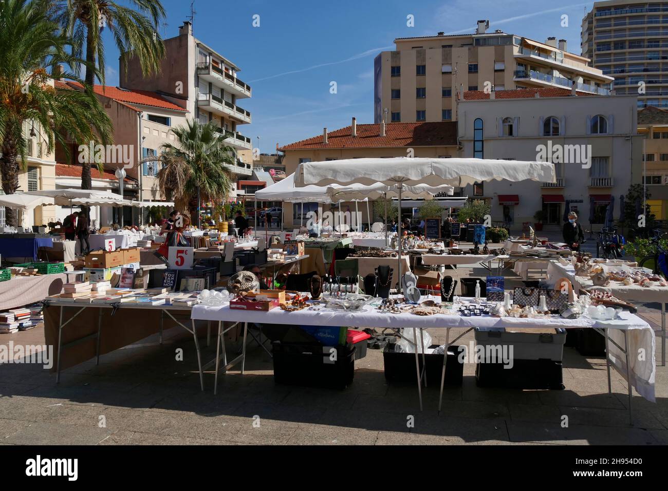 Pierre coullet square hi-res stock photography and images - Alamy