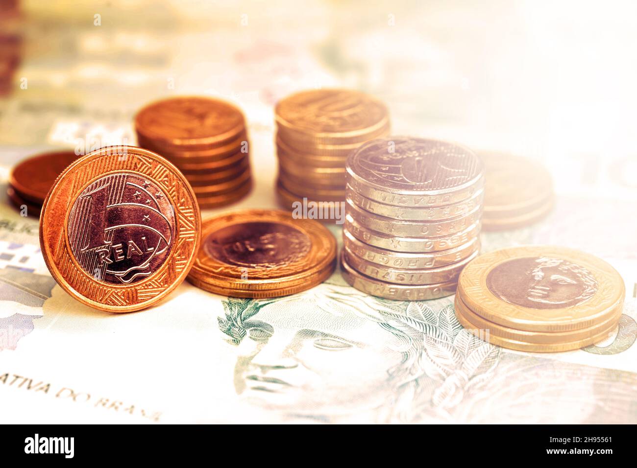Brazil real banknote hi-res stock photography and images - Alamy