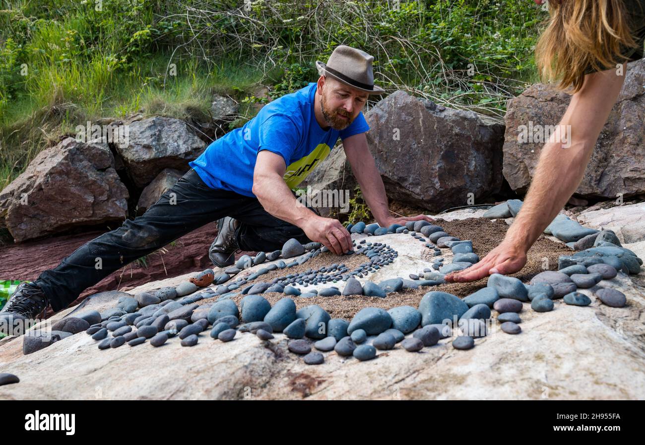 Land artists Mark Haden Ford & Jon Foreman create stone land art ...