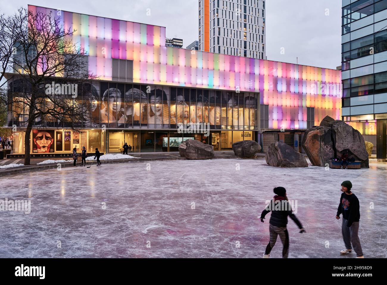 Ryerson university building hi-res stock photography and images - Alamy