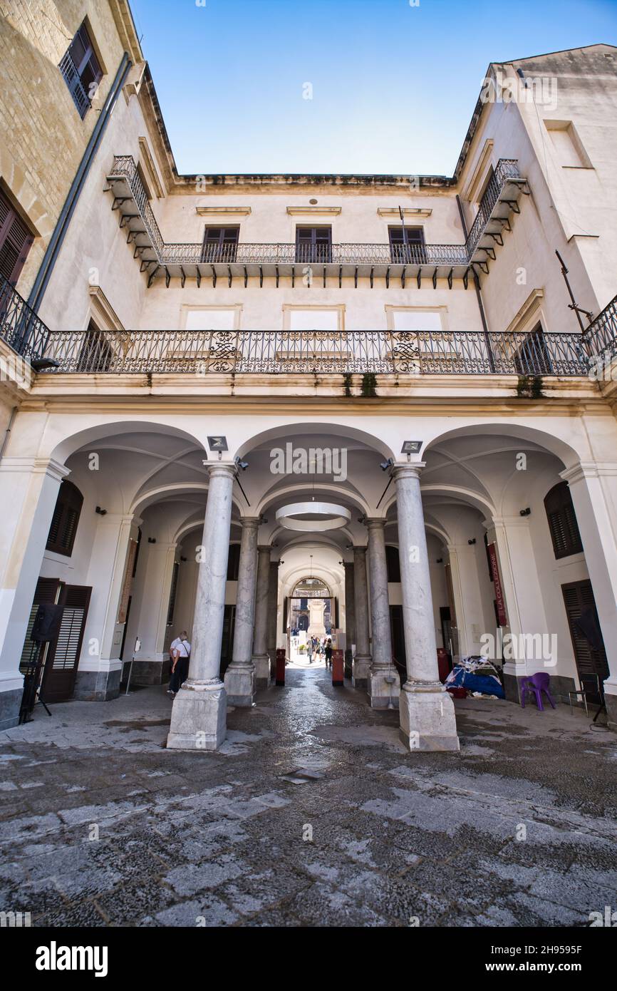 View of the courtyard of Palazzo Riso in Palermo Stock Photo - Alamy