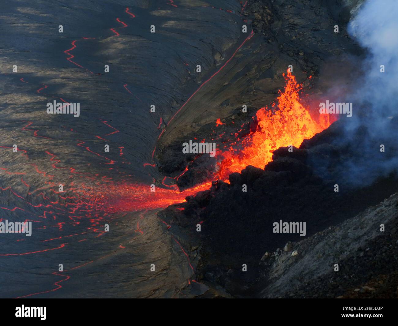6 volcanoes hi-res stock photography and images - Alamy