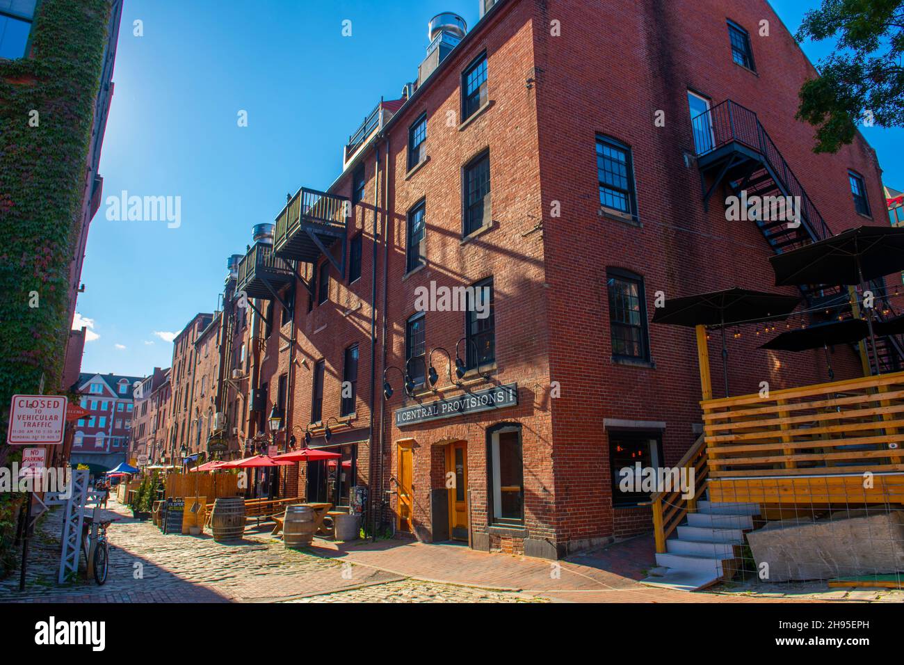 Dana store hi-res stock photography and images - Alamy