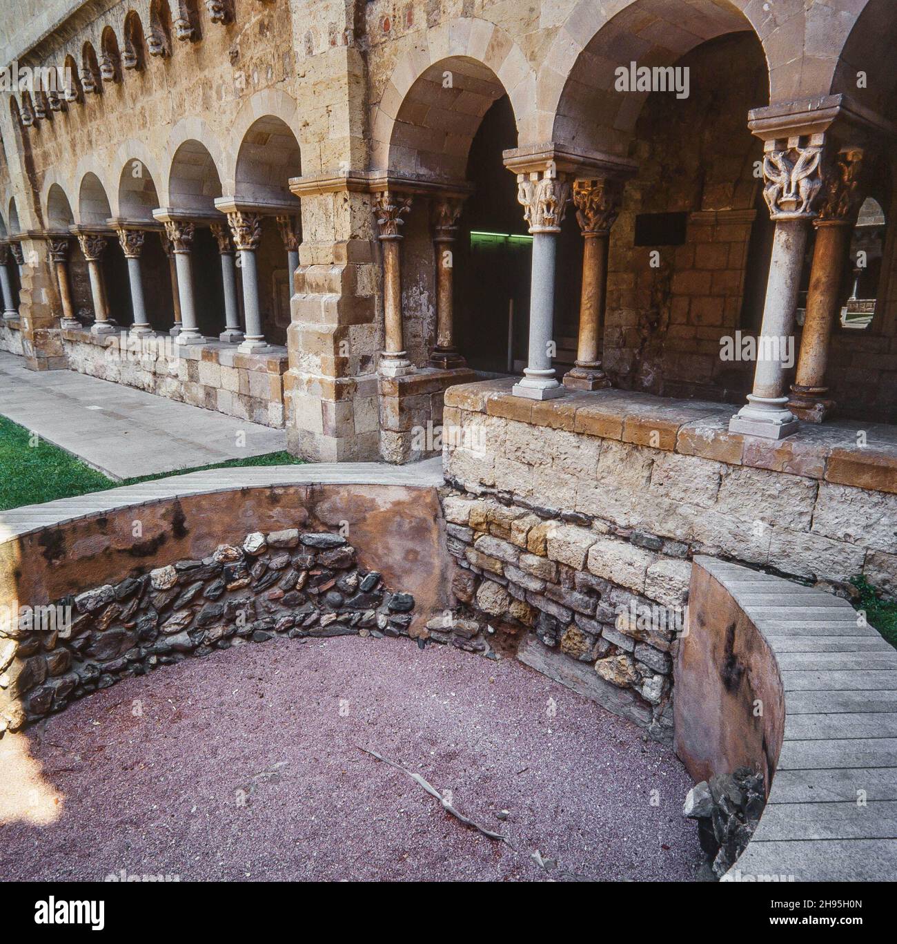 Monasterio sant cugat hi-res stock photography and images - Alamy