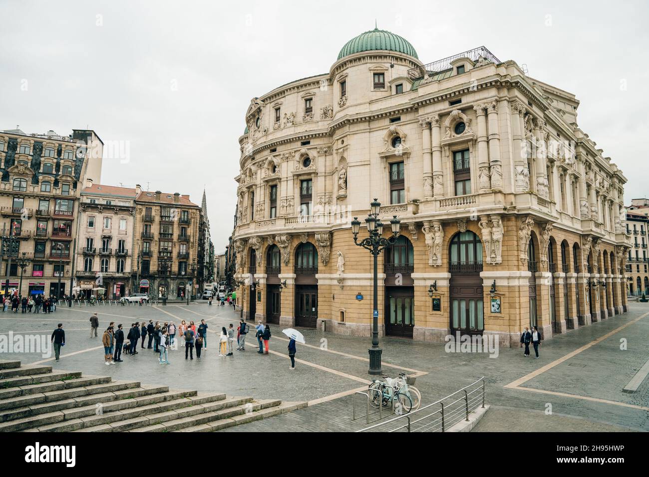 Bilbao opera house hi-res stock photography and images - Alamy