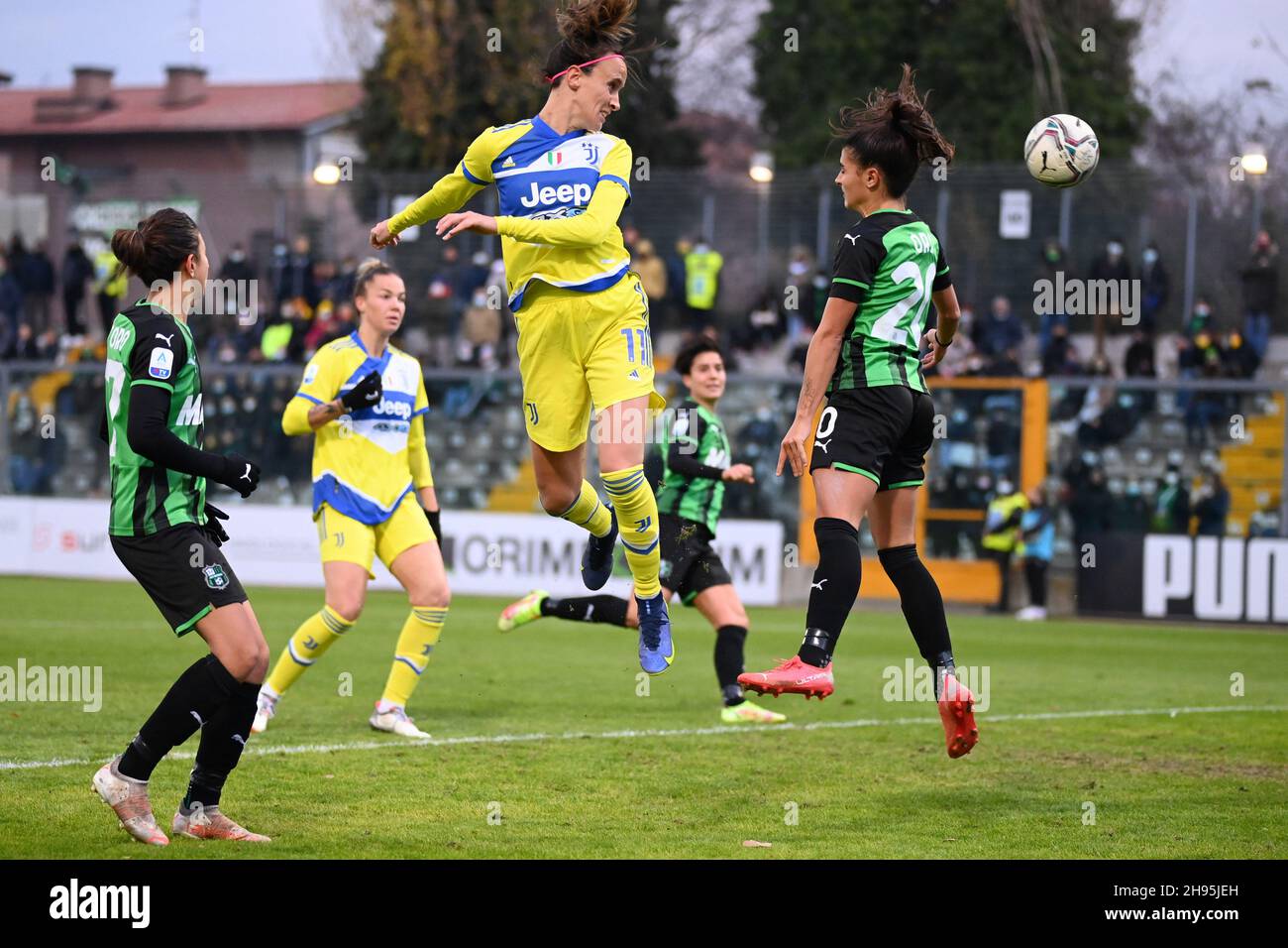 Sassuolo, Italy. 04th Dec, 2021. Barbara Bonansea header during US ...