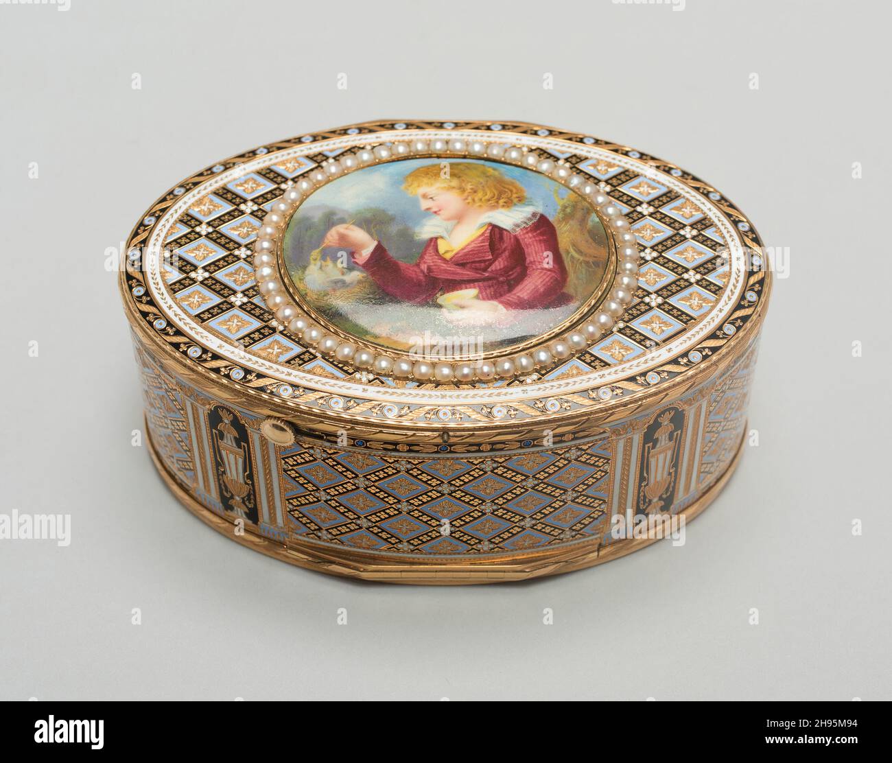 Snuff boxes 19th century hi-res stock photography and images - Alamy