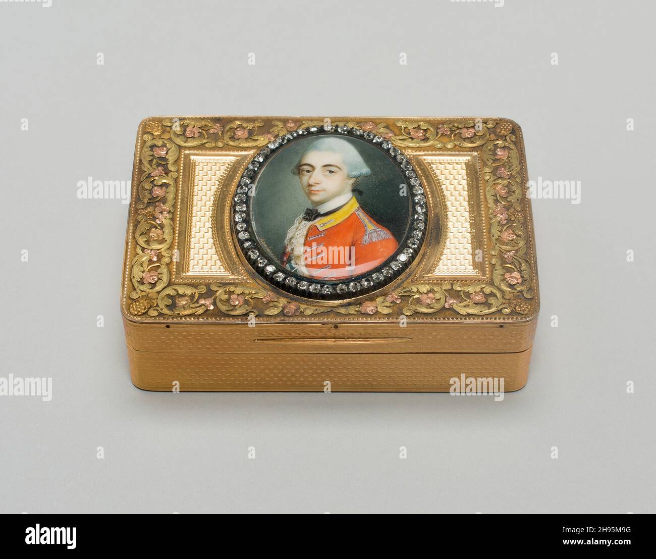 Snuff boxes 19th century hi-res stock photography and images - Alamy