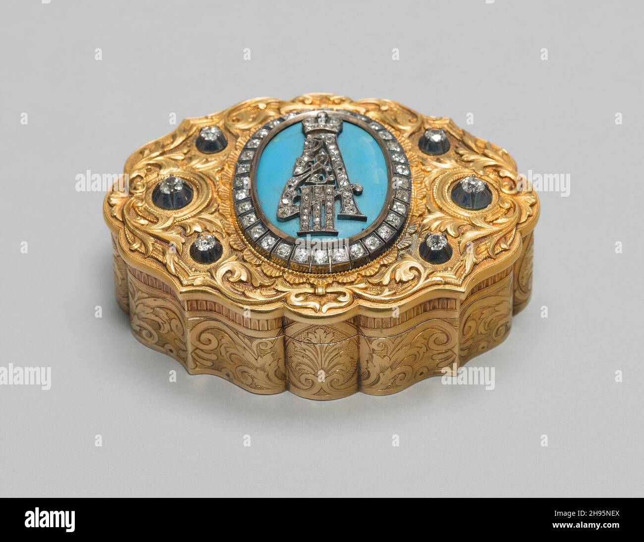 Snuff boxes 19th century hi-res stock photography and images - Alamy