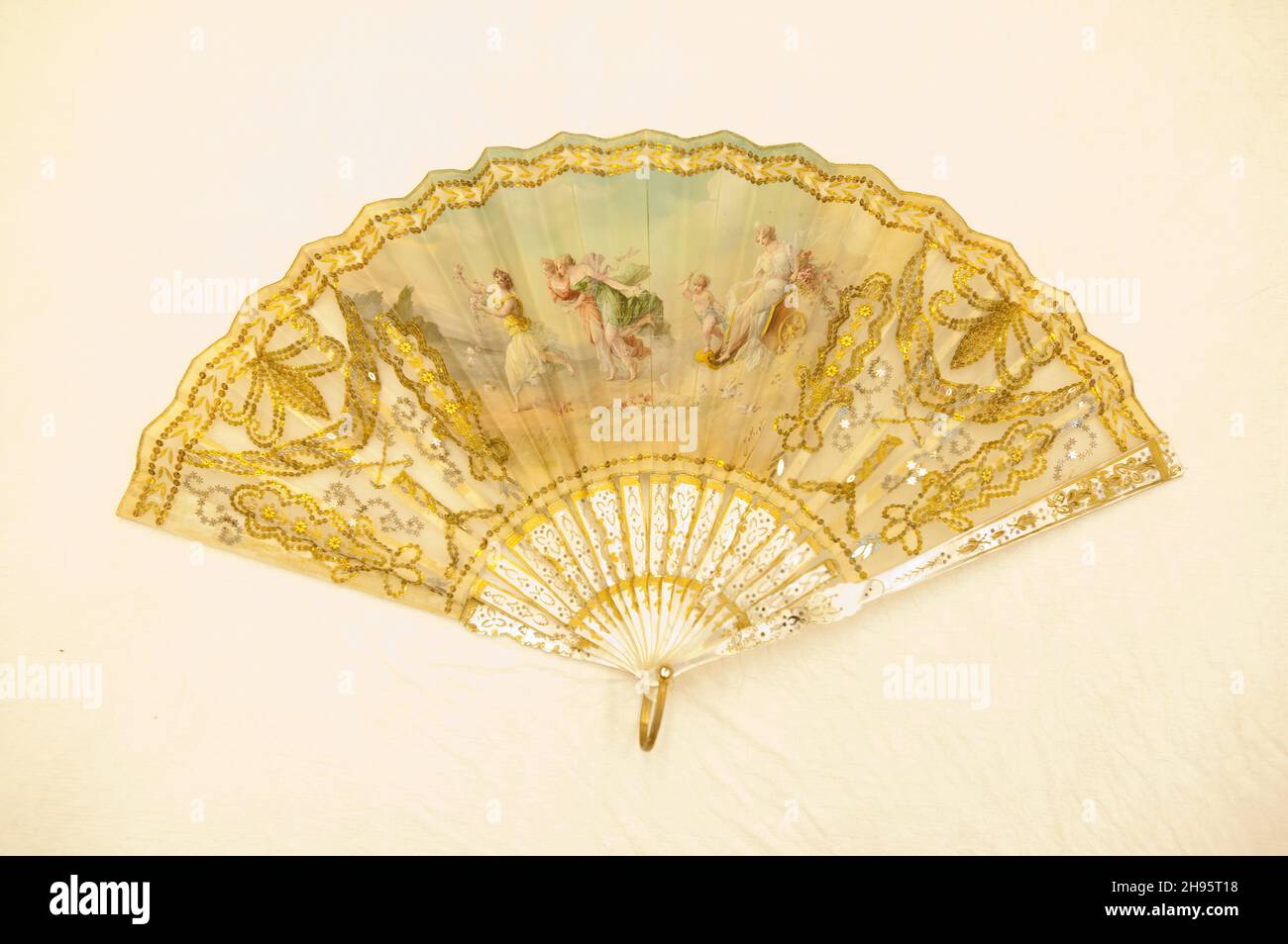 Weaving fan hi-res stock photography and images - Alamy