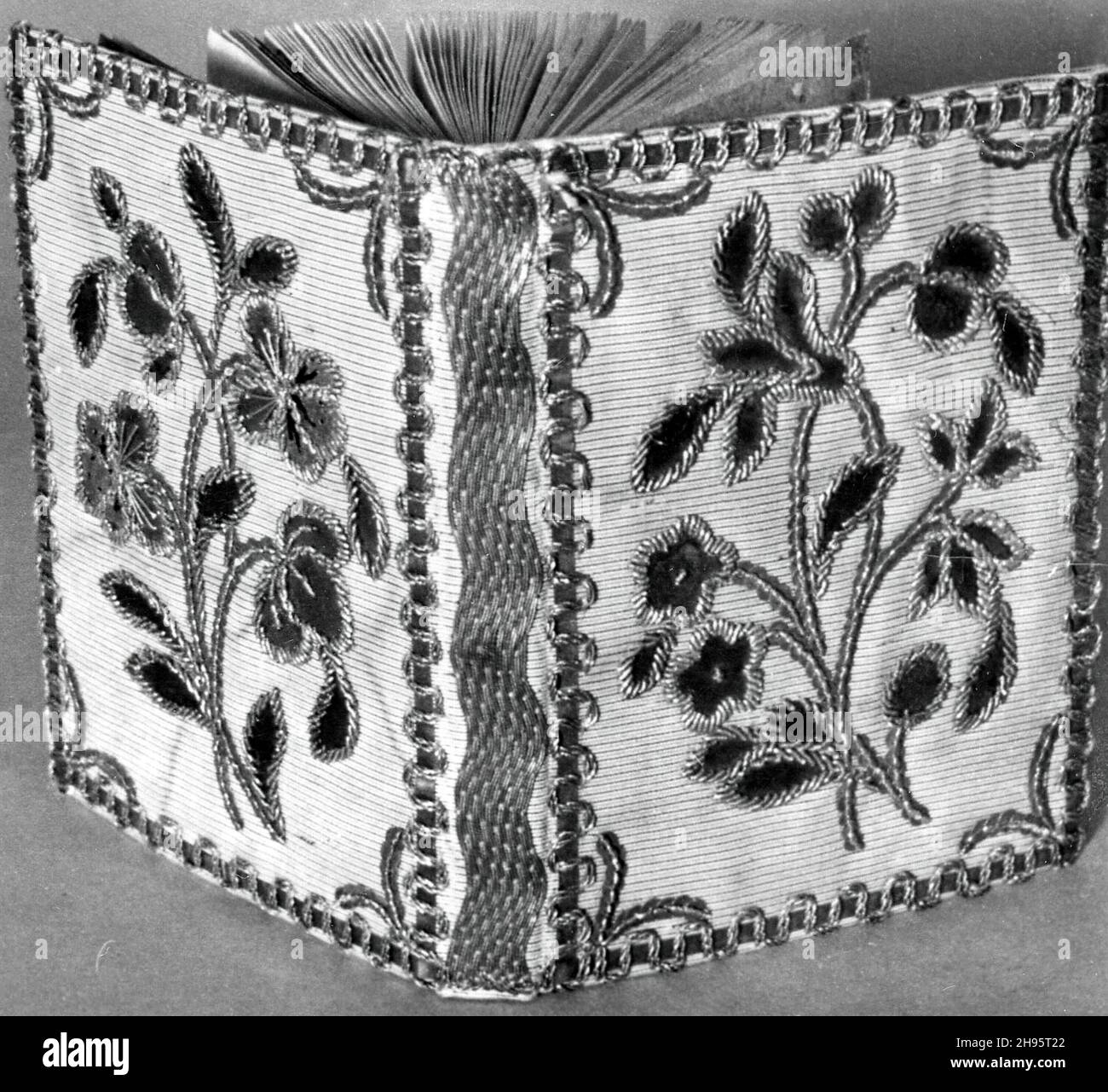 Almanac cover hi-res stock photography and images - Alamy