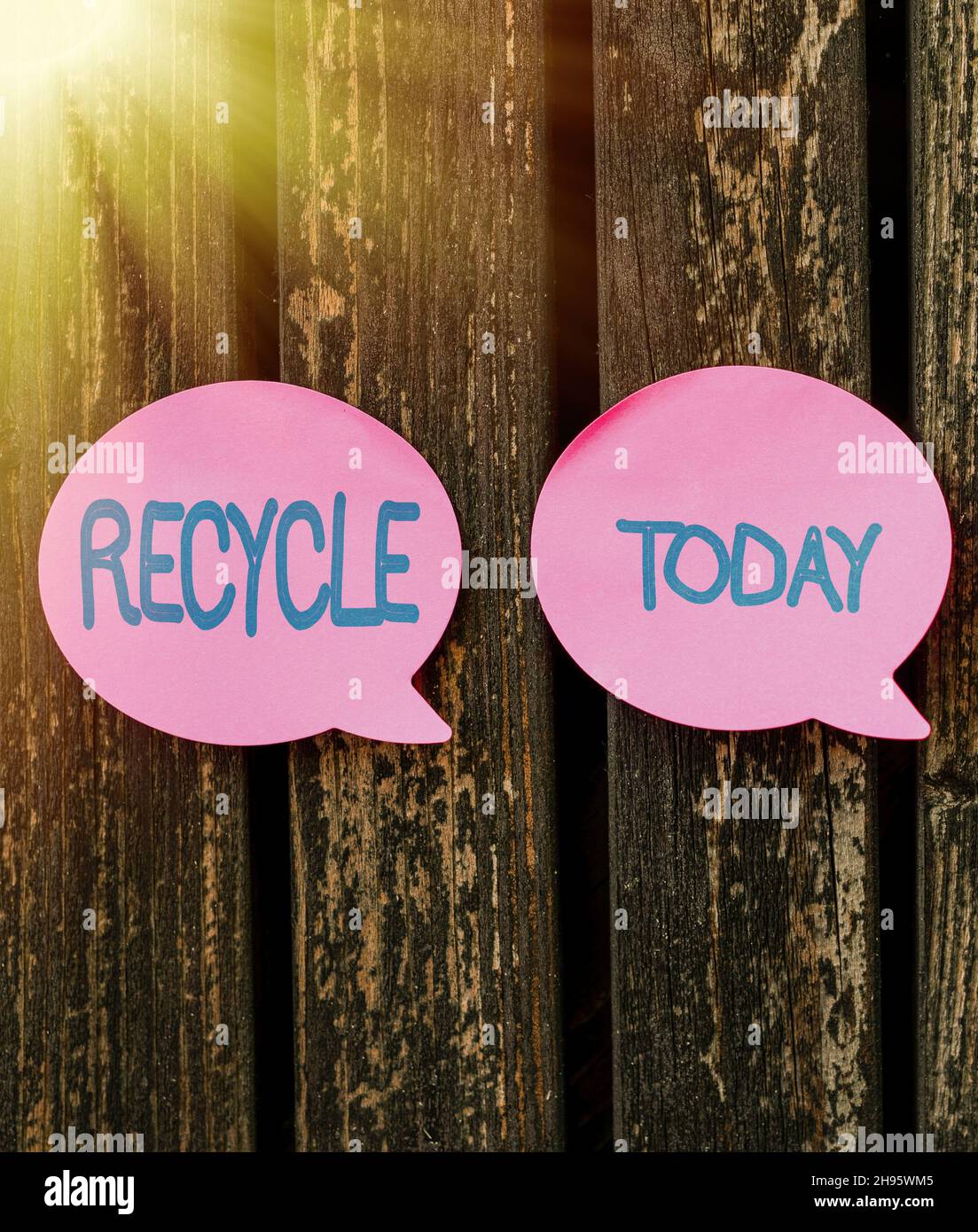 Text showing inspiration Recycle. Business overview ocess of converting ...