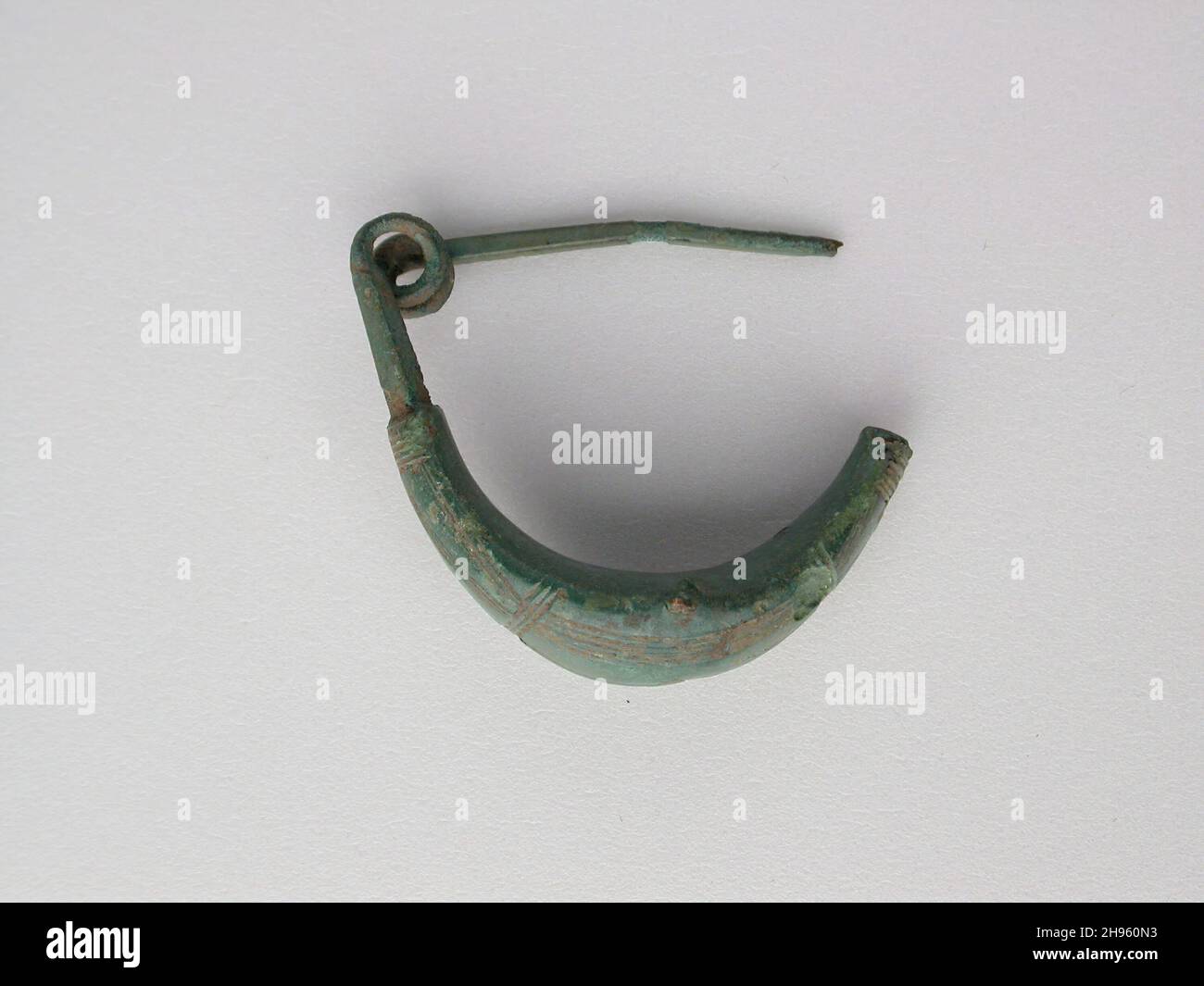 Fibula brooch hi-res stock photography and images - Alamy