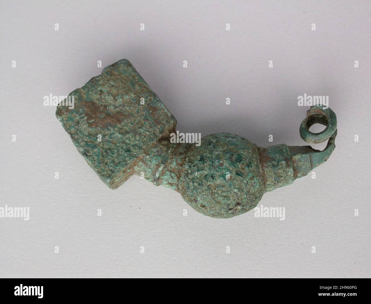 Bronze bow fibula hi-res stock photography and images - Alamy