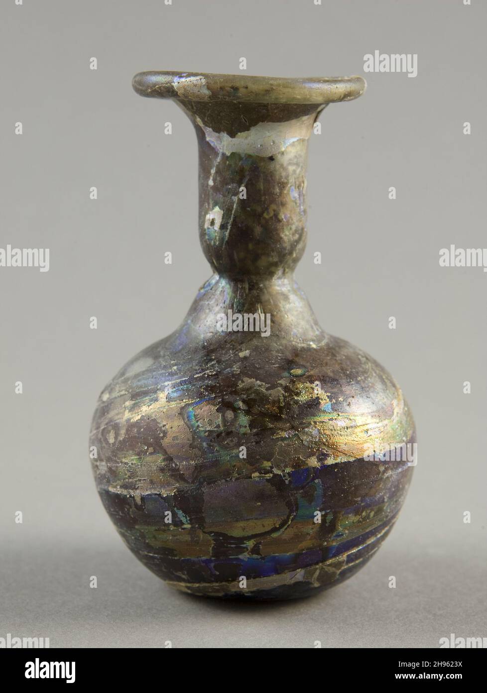 Syrian glass bottle hi-res stock photography and images - Alamy