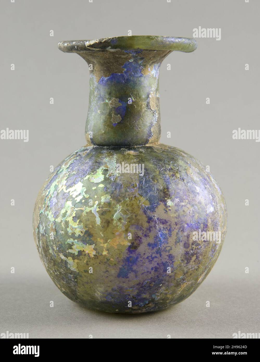 Roman glass jar hi-res stock photography and images - Alamy