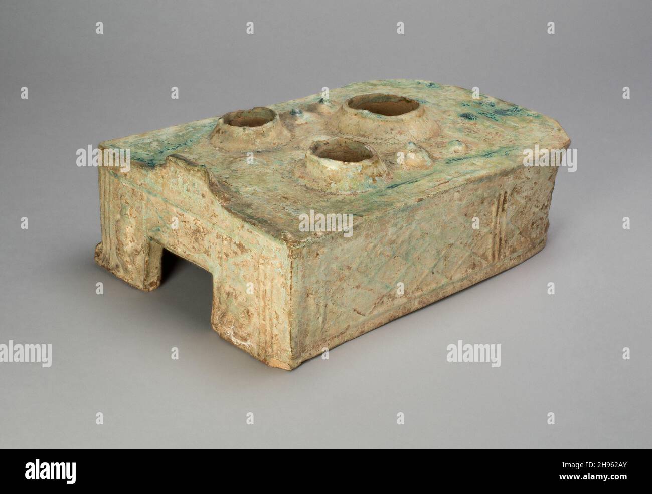Stove with Figures and Geometric Designs, Eastern Han dynasty (A.D. 25 ...