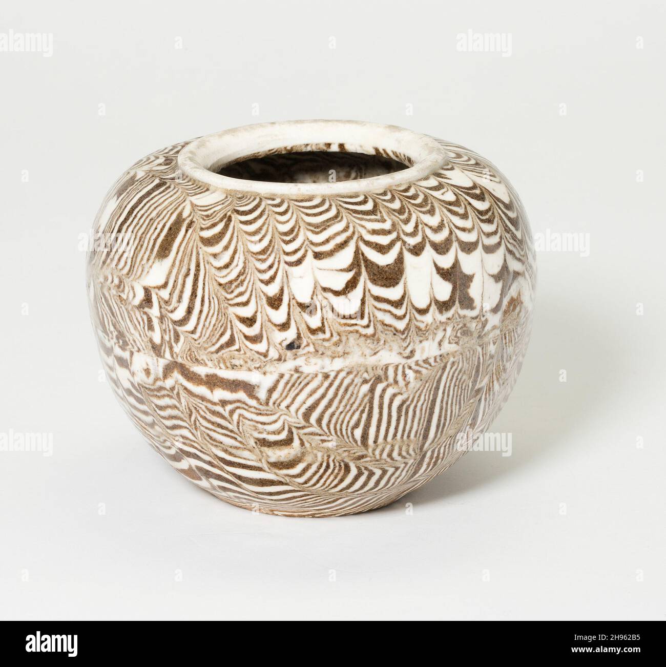 Jar, Tang dynasty (618-907 Stock Photo - Alamy