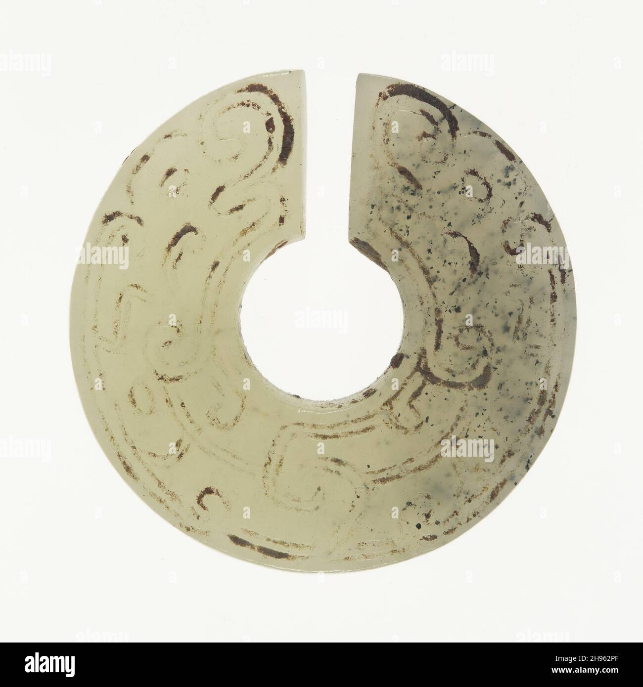 Slit Ring (jue), Eastern Zhou dynasty, c. 770-256 B.C., 8th/7th century ...