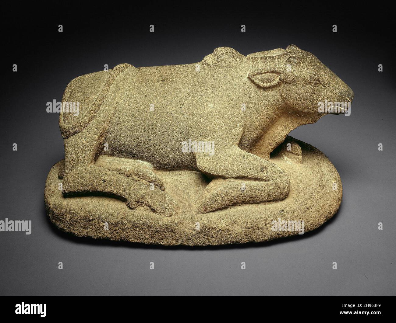 Nandi shivas mount hi-res stock photography and images - Alamy