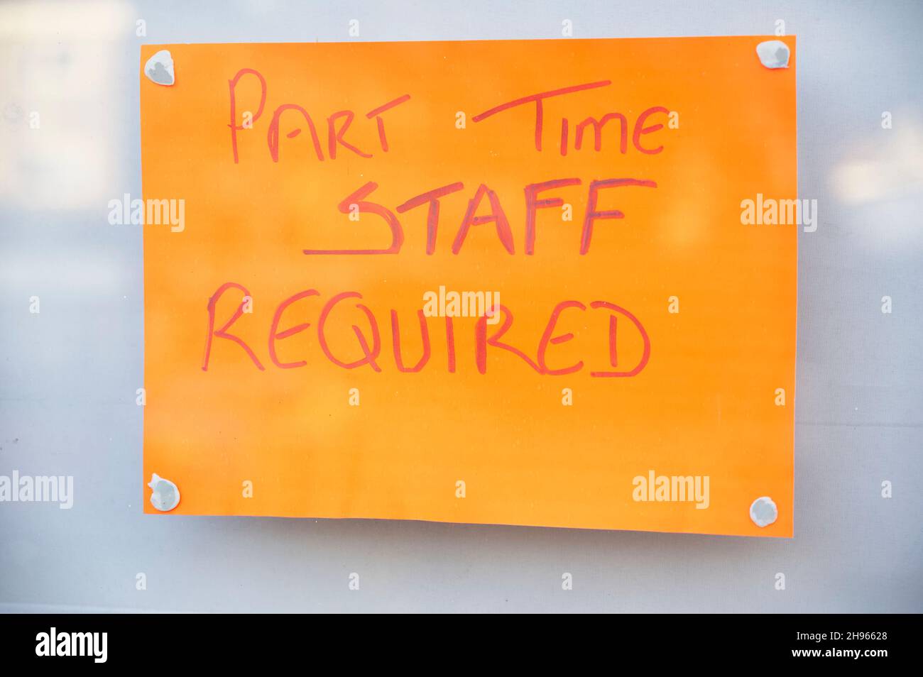 Job vacancy sign hi-res stock photography and images - Alamy