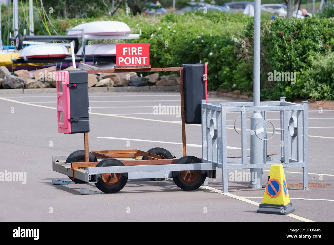 Fire exit sign board in building hi-res stock photography and images ...
