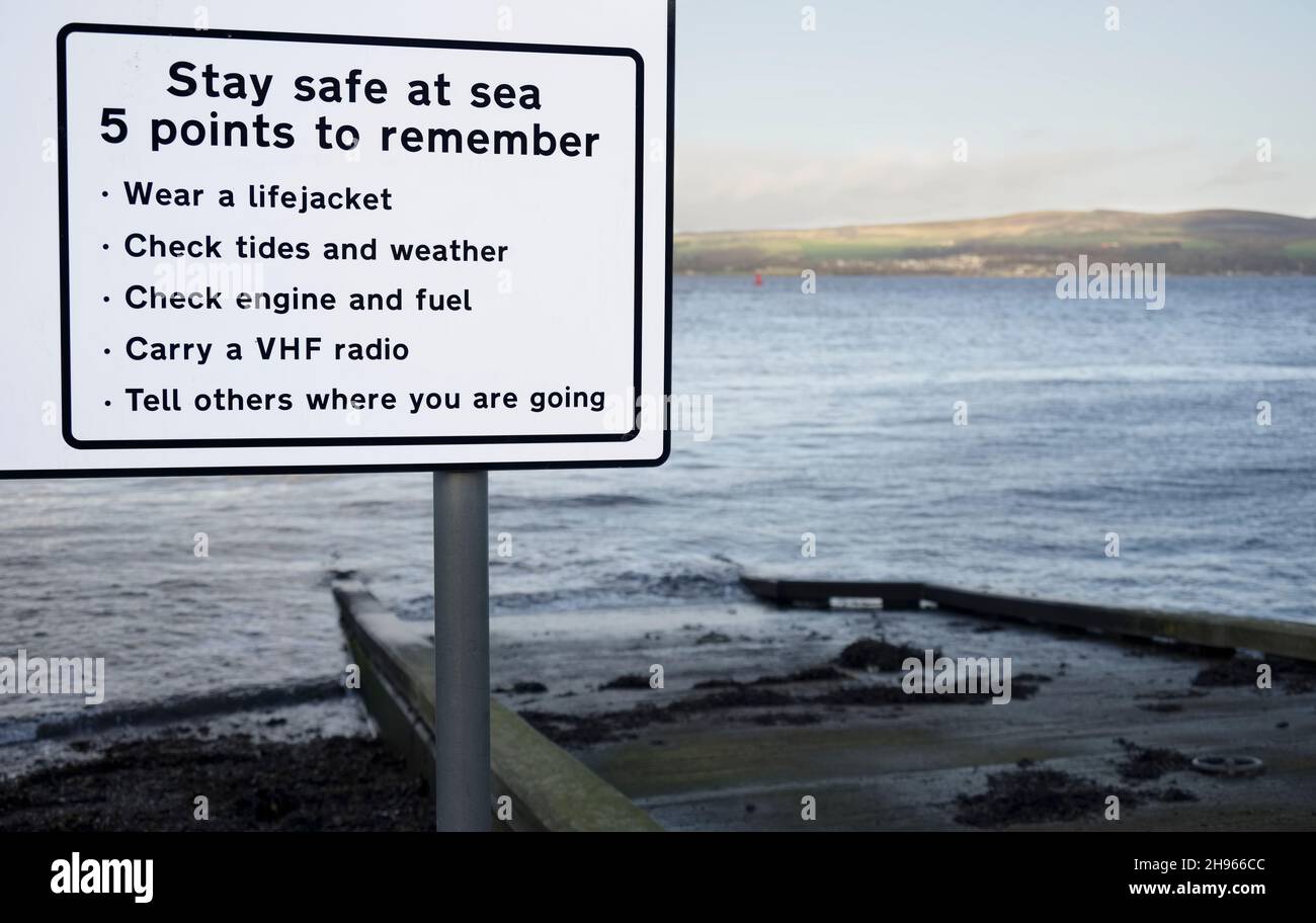 Danger deep water sign board hi-res stock photography and images - Alamy