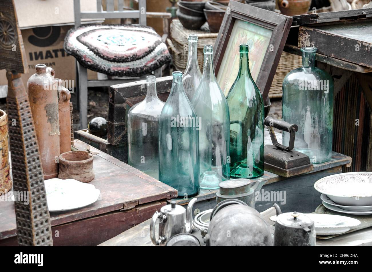 Objects at a flea market Stock Photo - Alamy