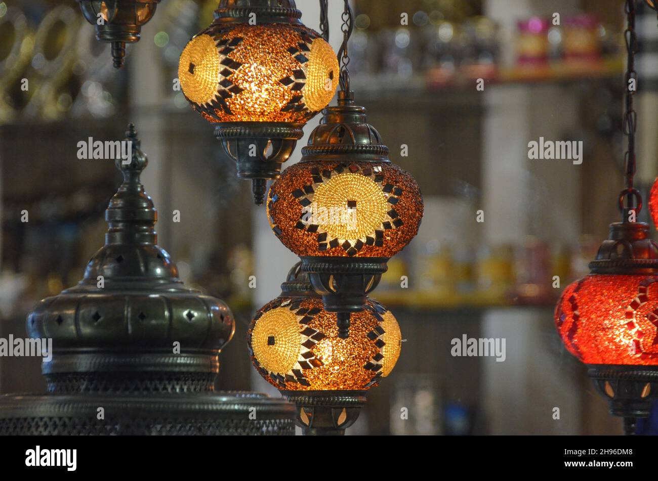 Traditional vintage Turkish lamps Stock Photo - Alamy