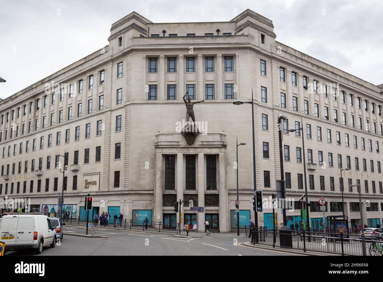 Liverpool, UK: Lewis's building, junction of Ranelagh Street and ...