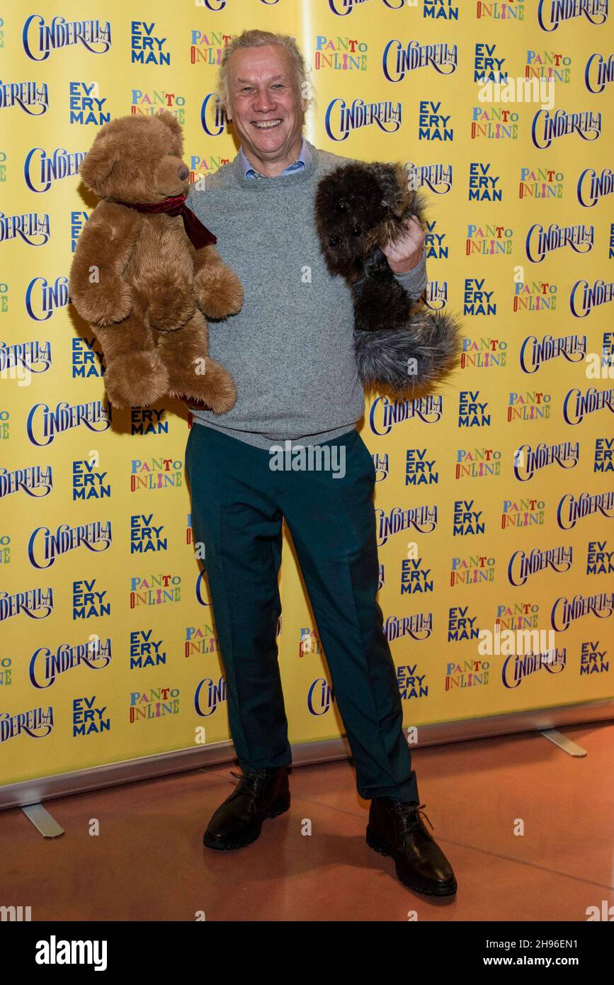 Actor Peter Duncan attends the film premiere photocall of pantomine ...
