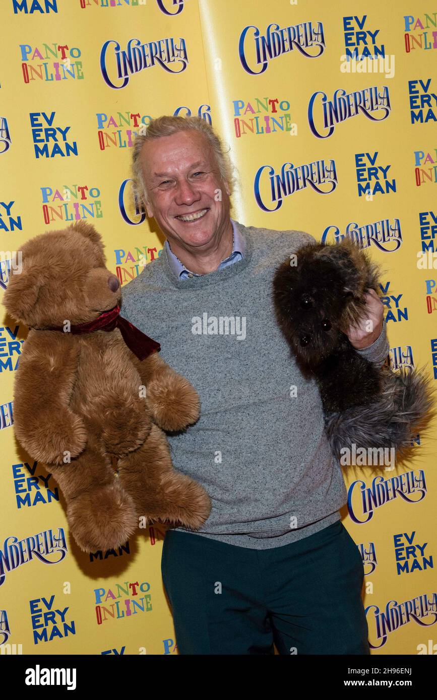Actor Peter Duncan attends the film premiere photocall of pantomine ...