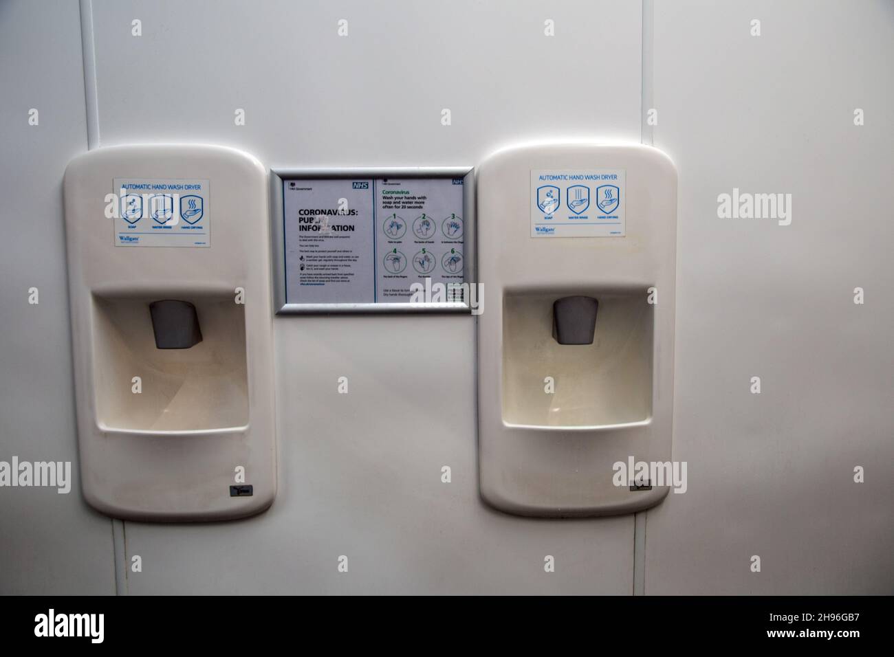Hand washing facilities hi-res stock photography and images - Alamy