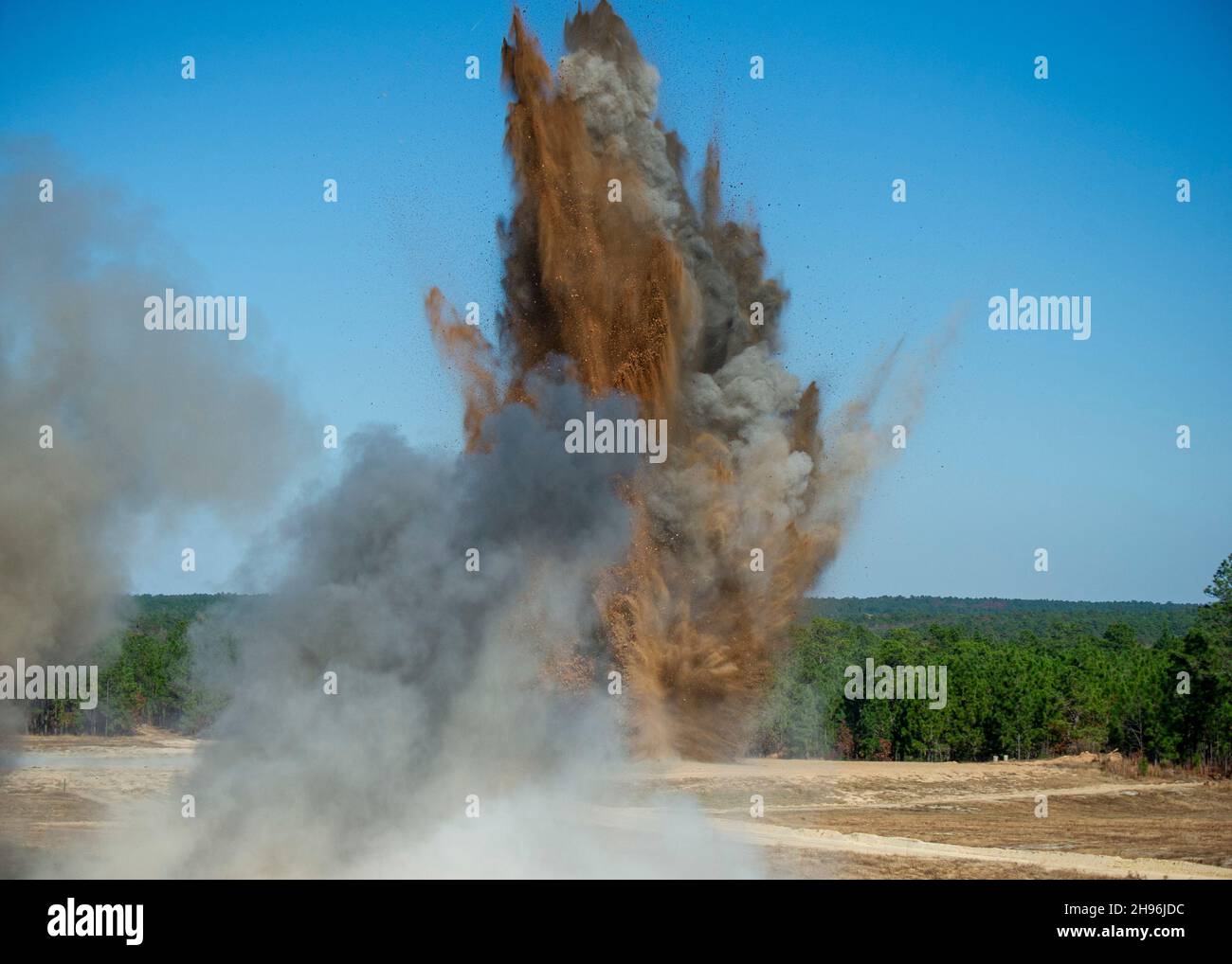 12b combat engineer hi-res stock photography and images - Alamy