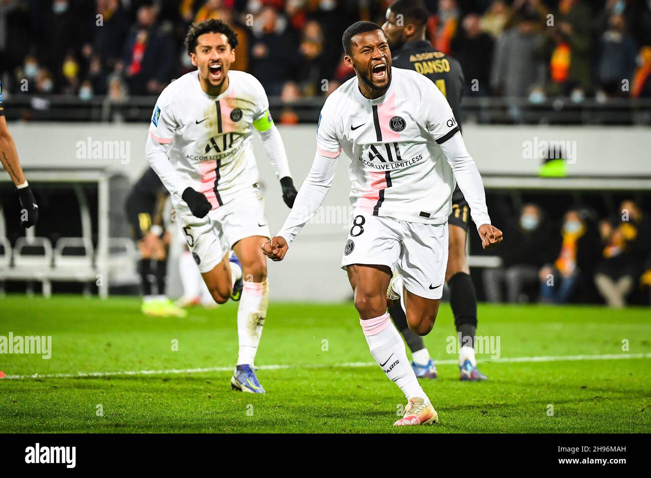 Psg celebrate 2021 hi-res stock photography and images - Alamy