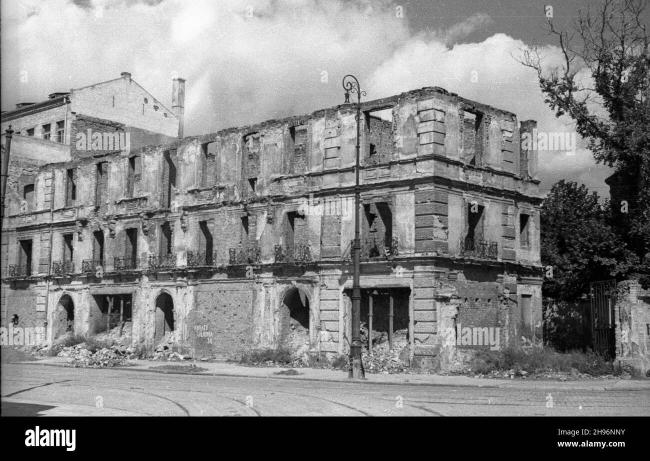 Warszawa, 1947-09. Ruiny pa³acu Przebendowskich - Radziwi³³ów. Budynek ...