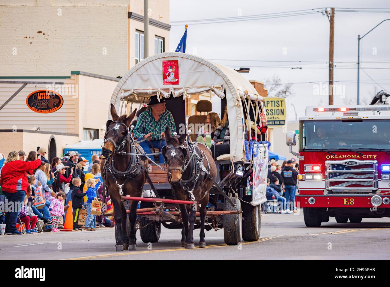 Christmas parade float hi-res stock photography and images - Alamy