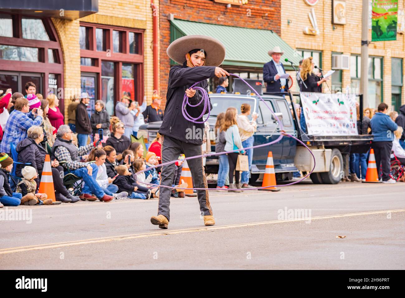 Downtown rodeo parade hi-res stock photography and images - Alamy
