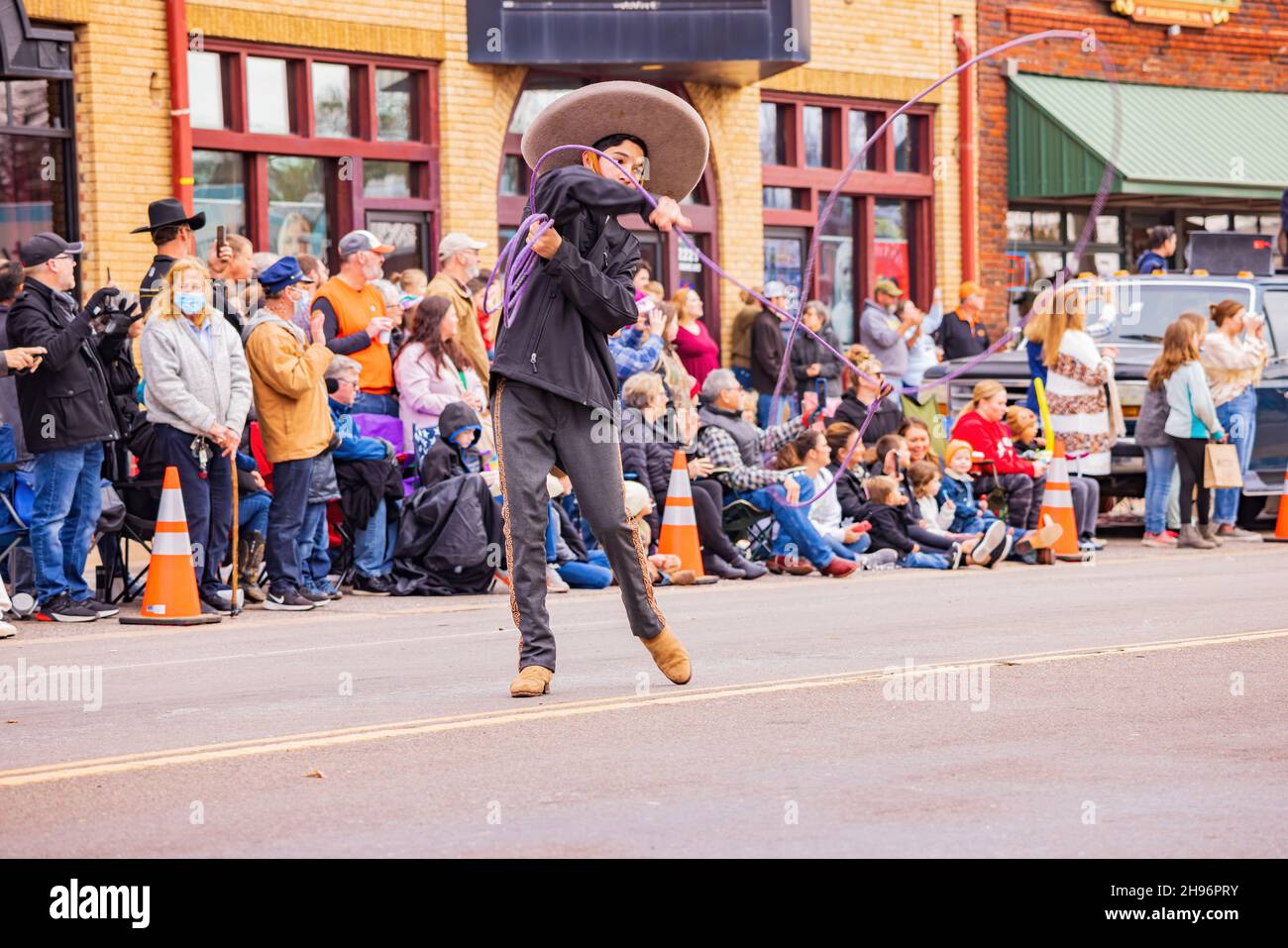Downtown rodeo parade hi-res stock photography and images - Alamy