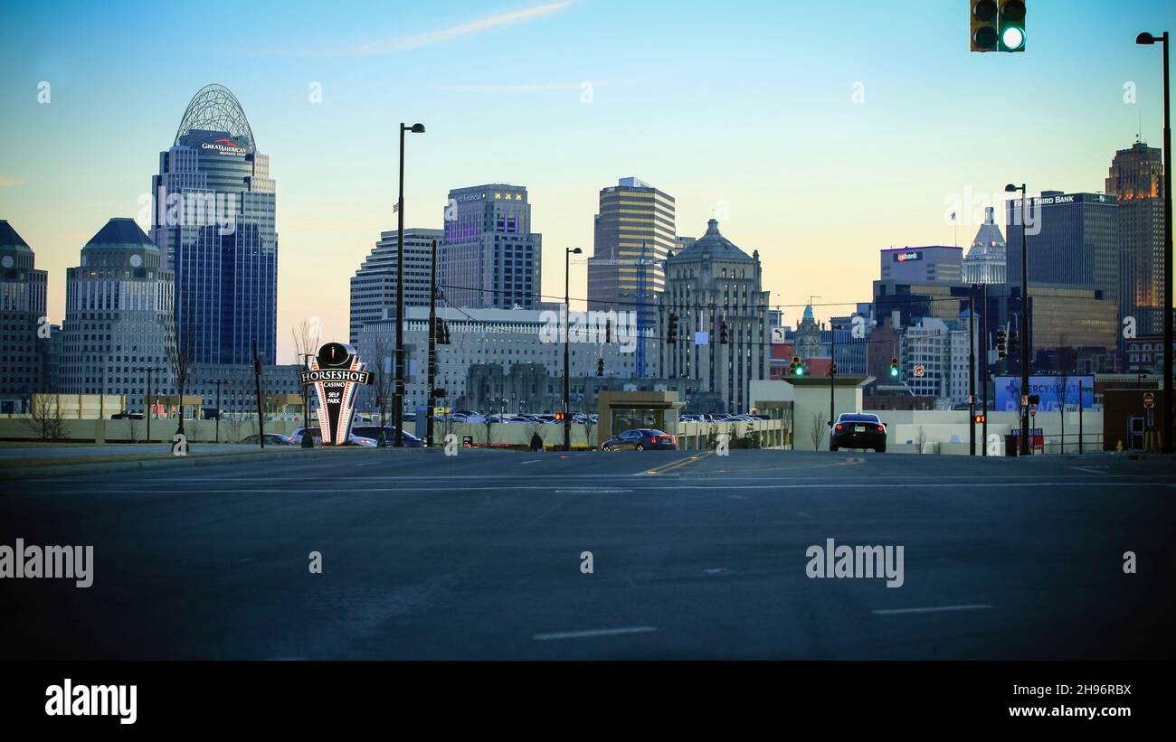 Cincinnati street scene hi-res stock photography and images - Alamy