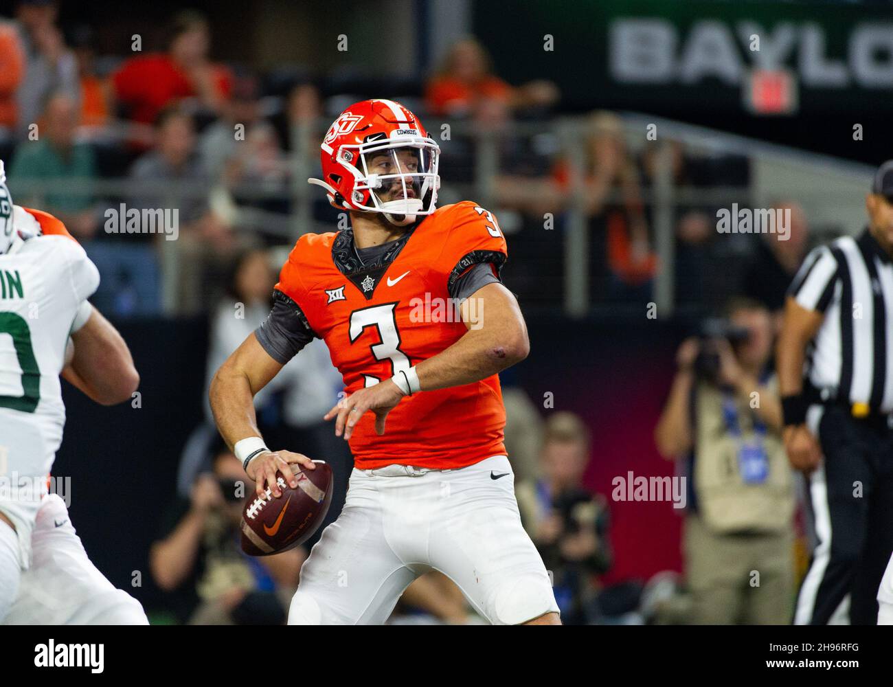 Arlington, Texas, USA. 4th Dec, 2021. Oklahoma State Cowboys ...