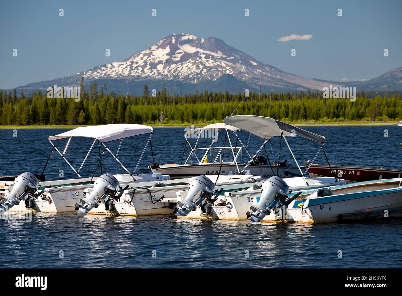 Boats at Crane Prairie Reservoir Oregon Stock Photo - Alamy