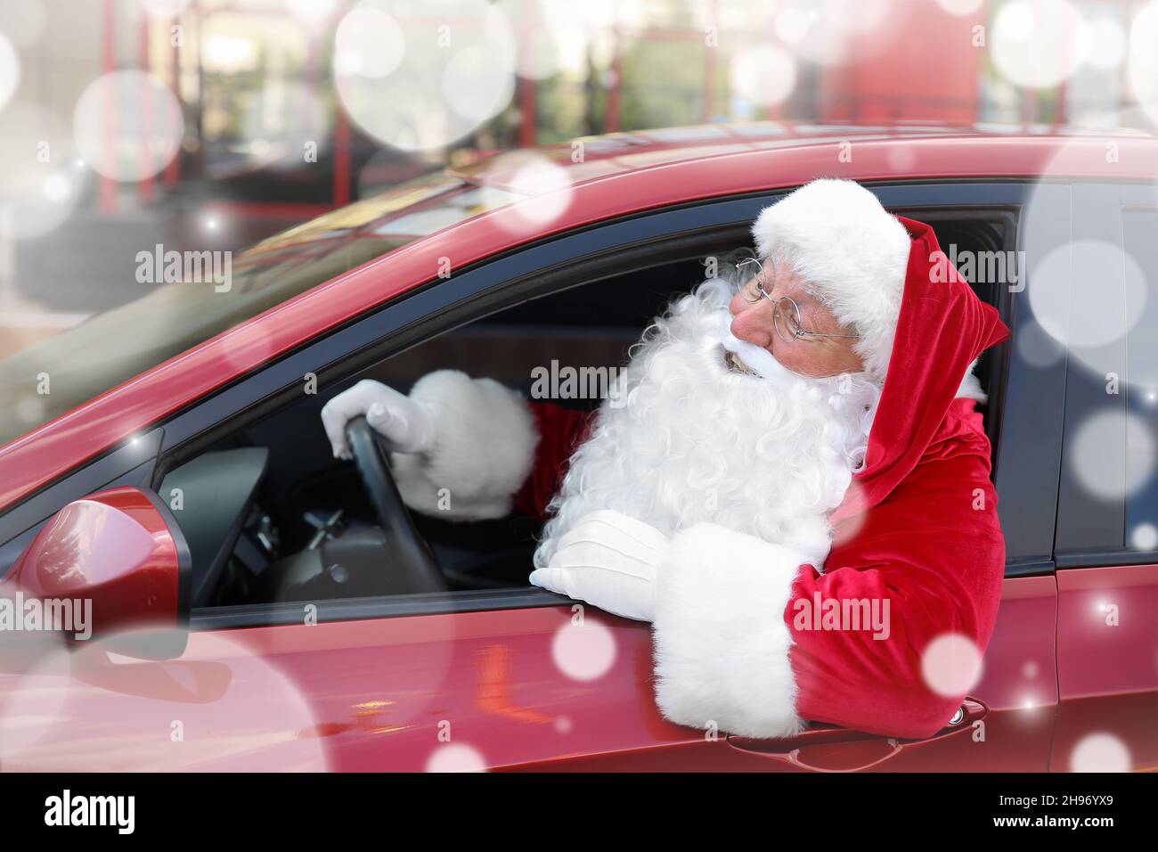 Snowflakes on car window hi-res stock photography and images - Alamy