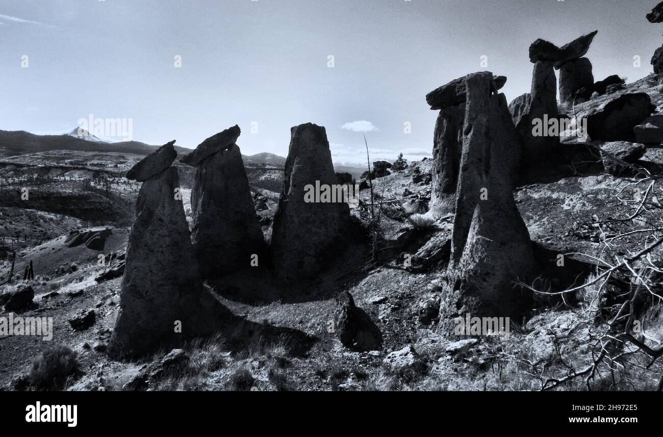 Views of the Metolius Balancing Rocks in Oregon Stock Photo - Alamy